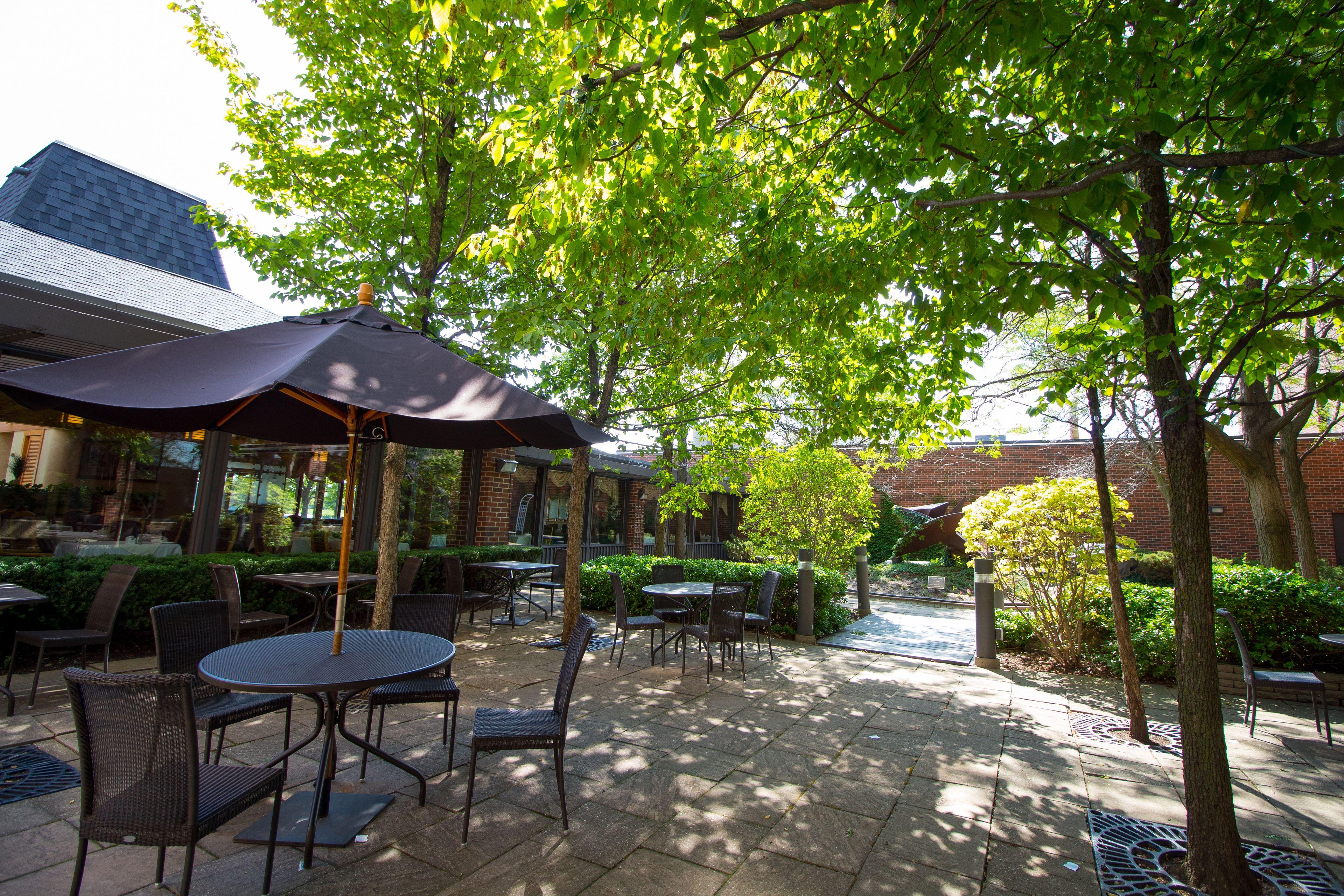 HOTEL DELTA MARKHAM | ⋆⋆⋆ | CANADA | SEASON DEALS FROM $109